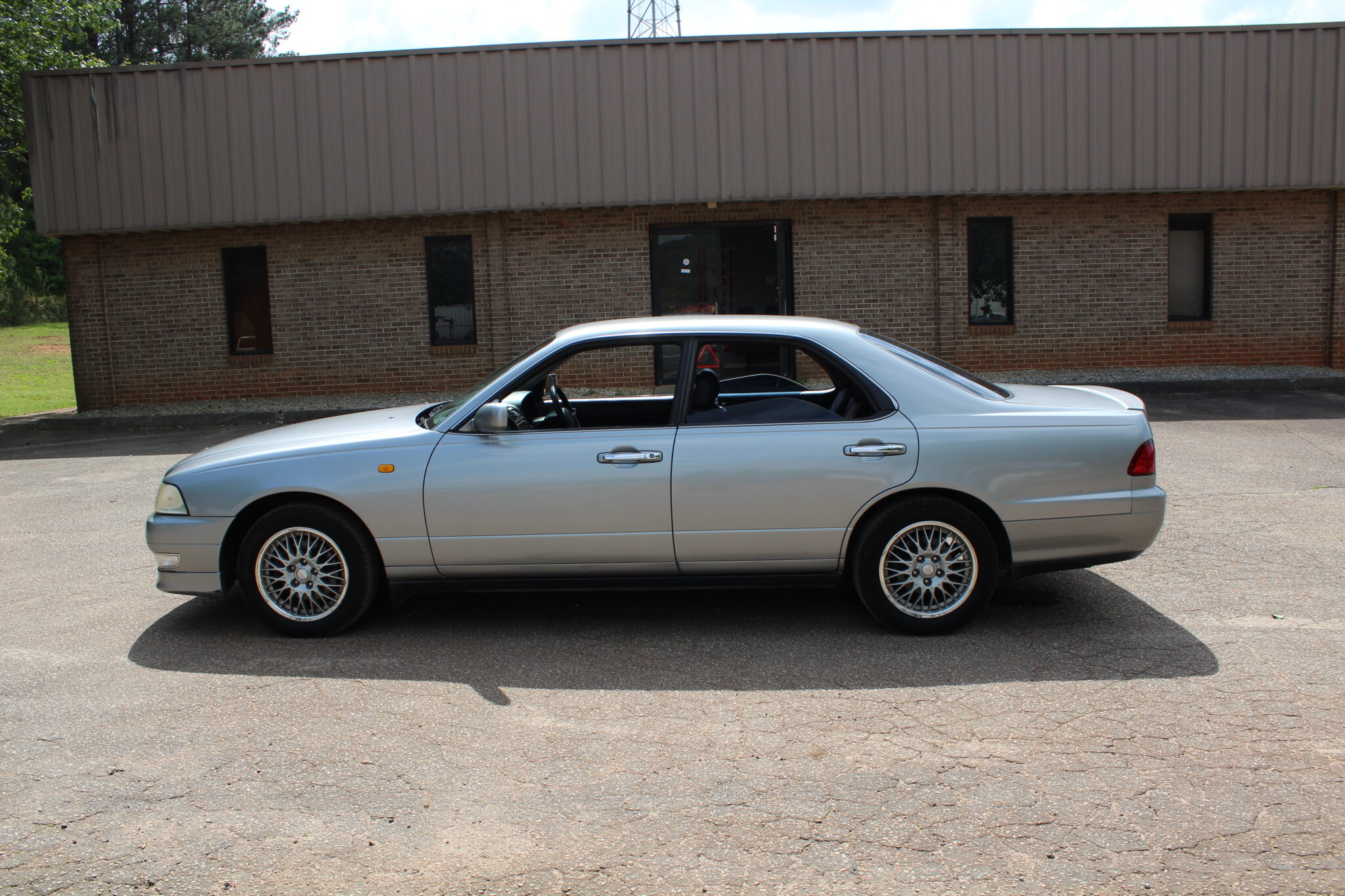 For Sale: JDM 1998 Nissan RHD Leopard XR fully loaded Leather » JDMBUYSELL