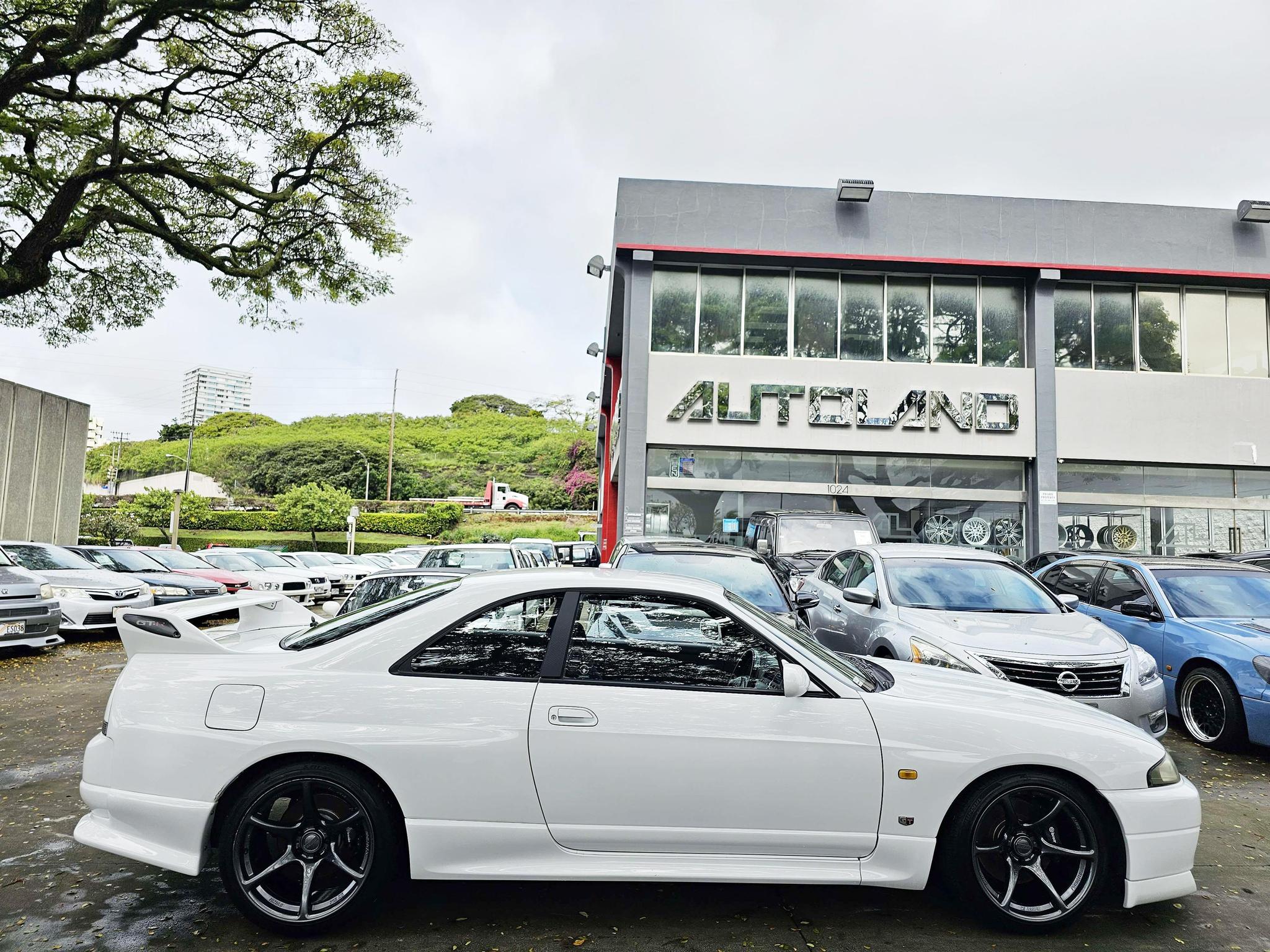 For Sale: 1998 NISSAN SKYLINE GT-R R33 LOW MILES 44K LOADED EXHUAST COILOVER RIMS! » JDMBUYSELL