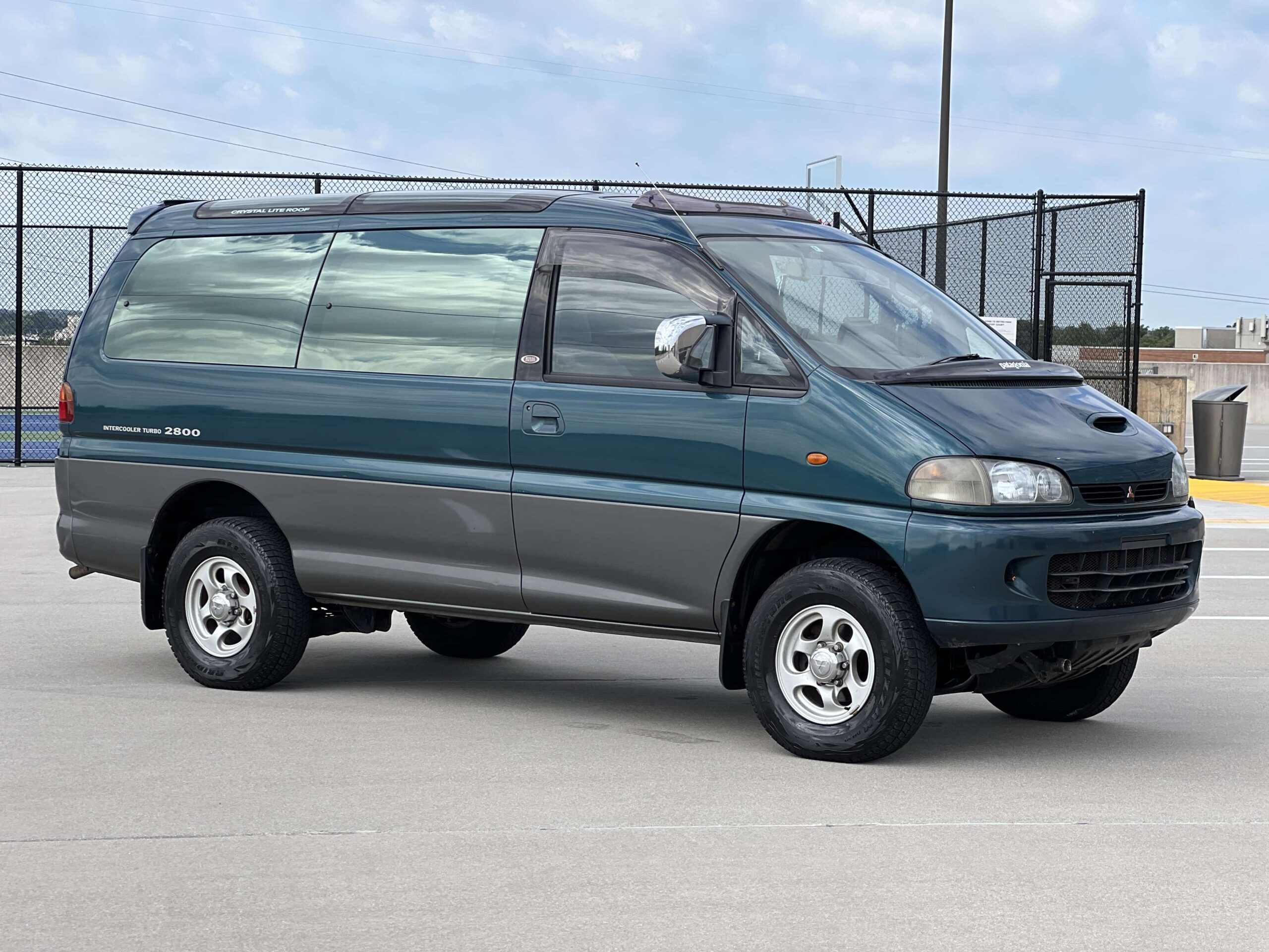 For Sale: 1998 Mitsubishi Delica SpaceGear l400 Royal exceed LWB » JDMBUYSELL