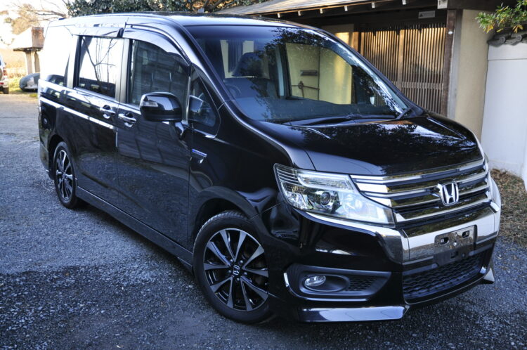 For Sale: 2012 Honda Stepwagon Z Spada Clear Spirit » JDMBUYSELL