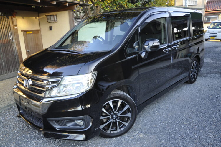 For Sale: 2012 Honda Stepwagon Z Spada Clear Spirit » JDMBUYSELL