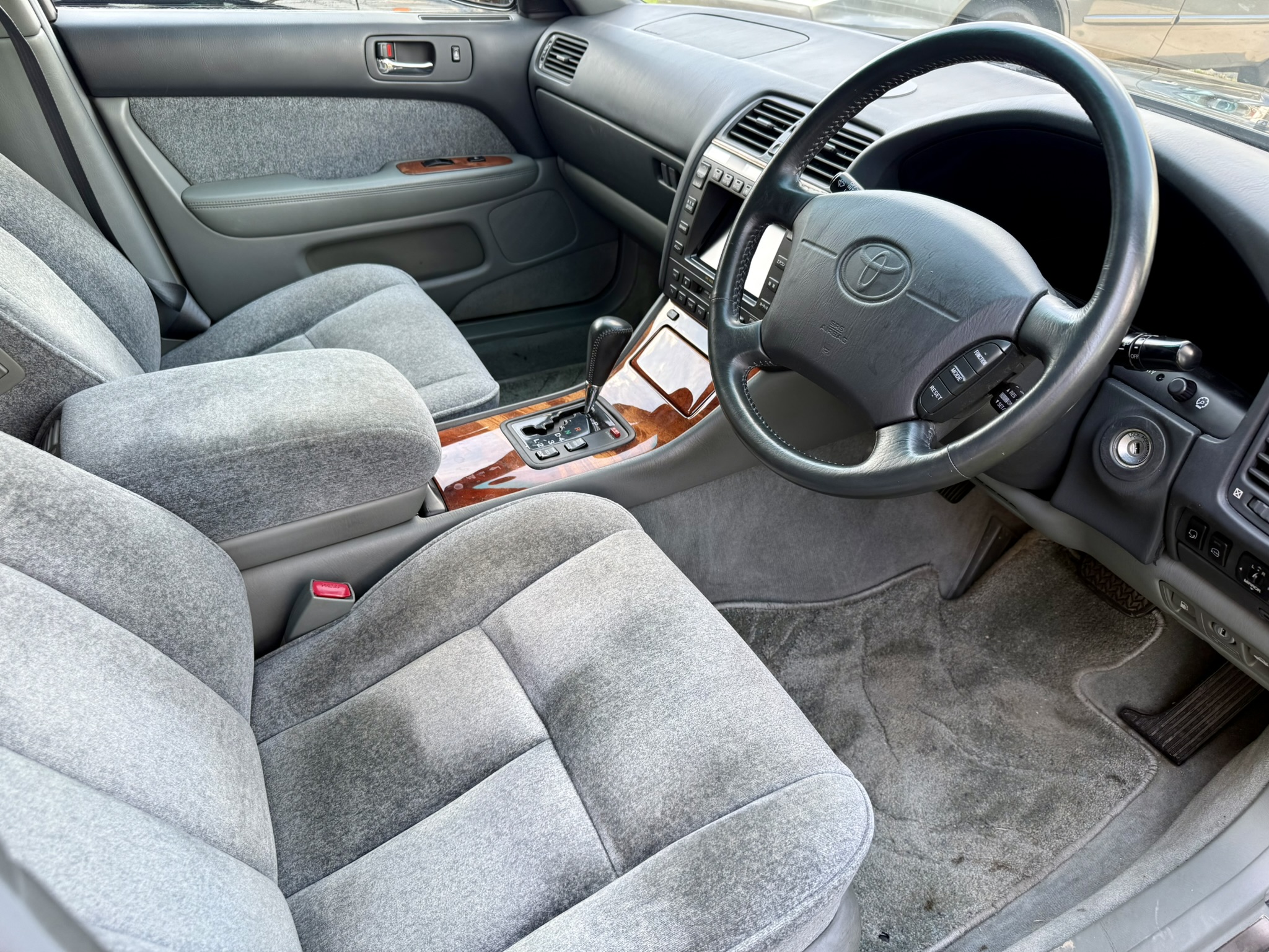 For Sale: 1997 Toyota Celsior - Rare Wool Interior » JDMBUYSELL