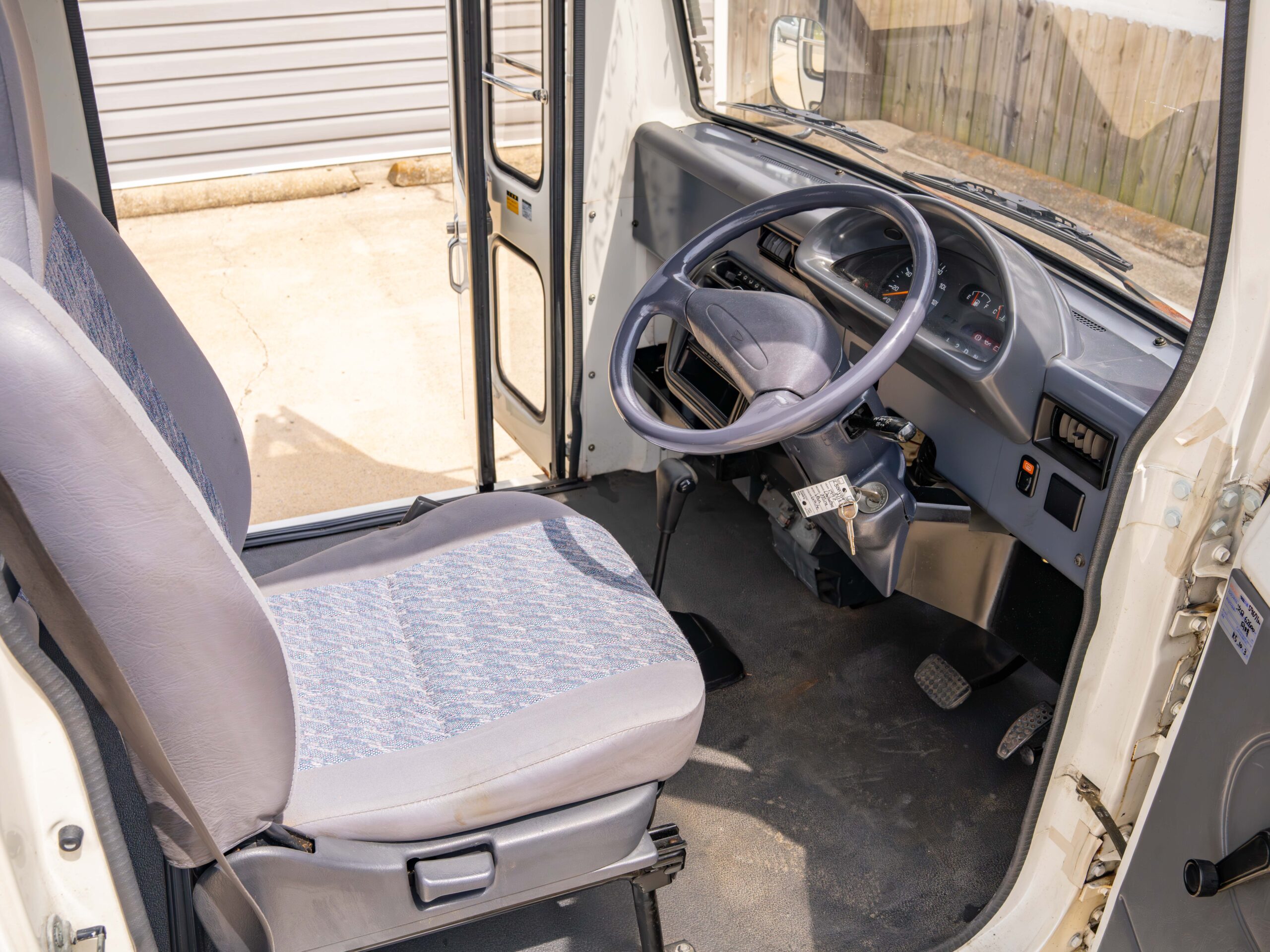 For Sale: 1997 Daihatsu Mira Walkthrough Van » JDMBUYSELL